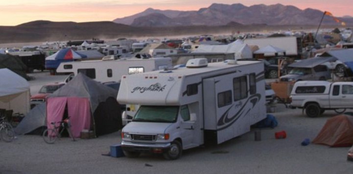 Met de camper naar Burning Man | Worldwide Campers